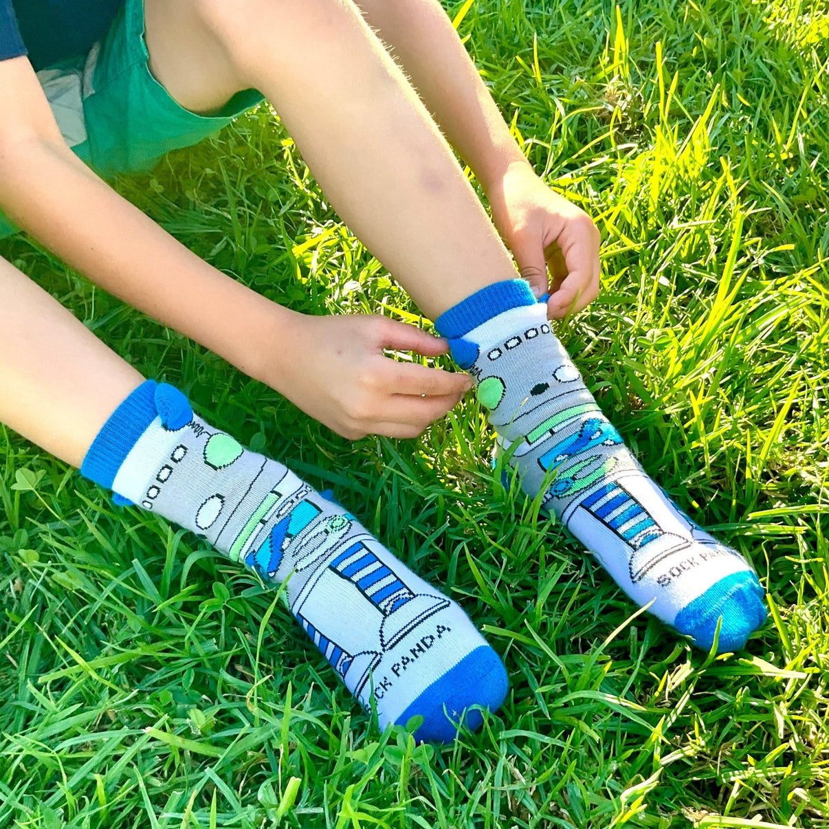 Robbie the Calculating Robot Socks (Ages 0-7) – Sock Panda